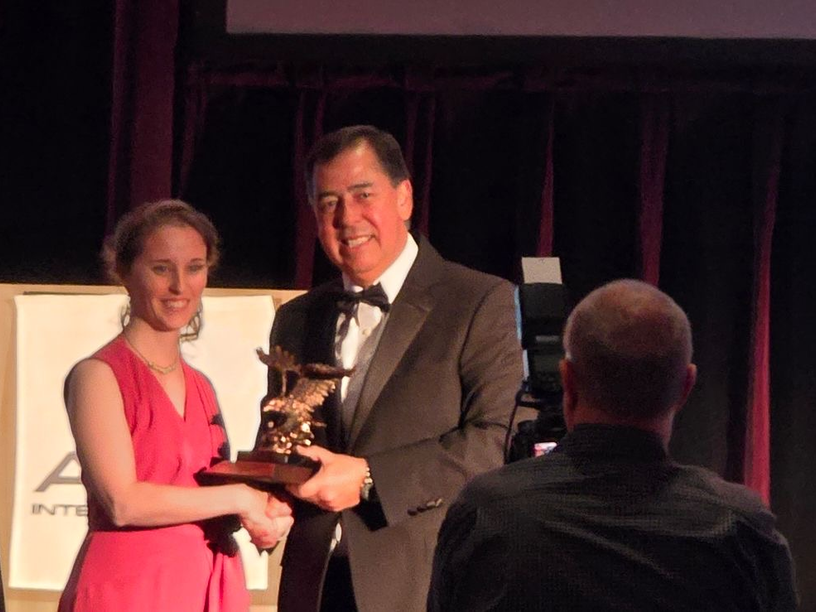 Dana Drake receives George A. Roberts Award | EOS GmbH